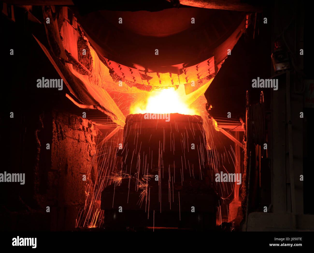 Steelmaking factory hi-res stock photography and images - Alamy