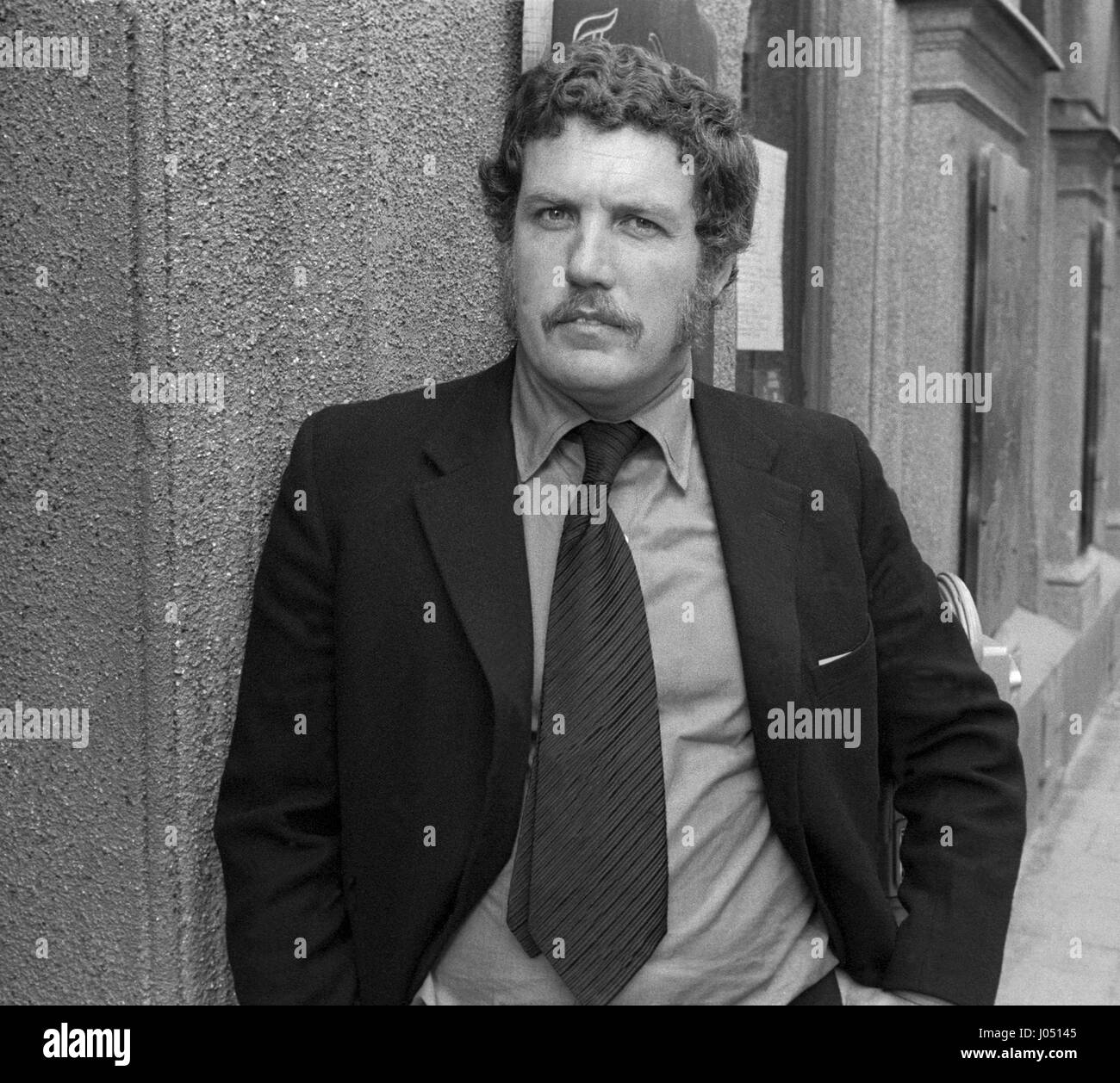 Actor colin welland hi-res stock photography and images - Alamy