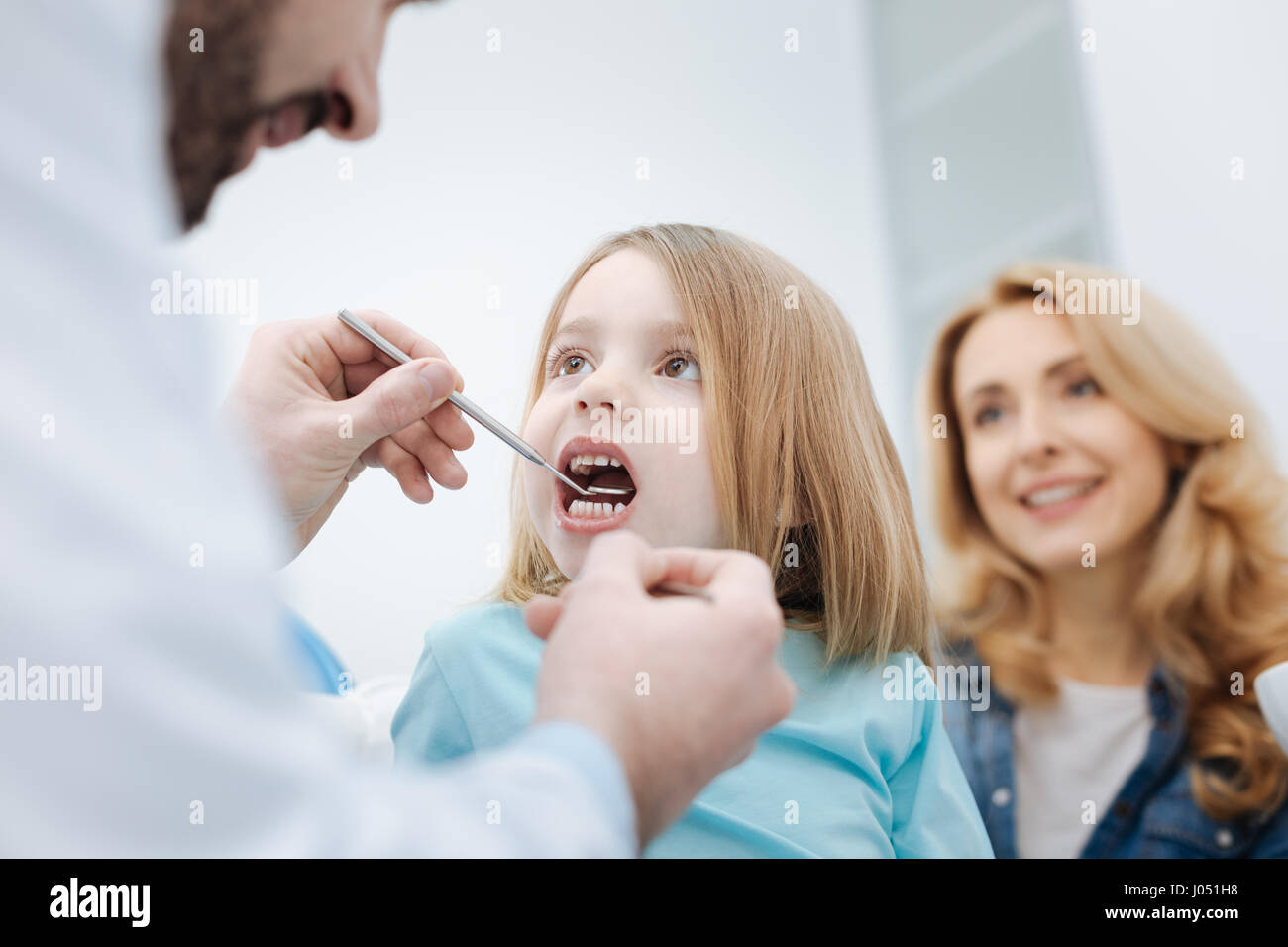 Child is afraid hi-res stock photography and images - Alamy