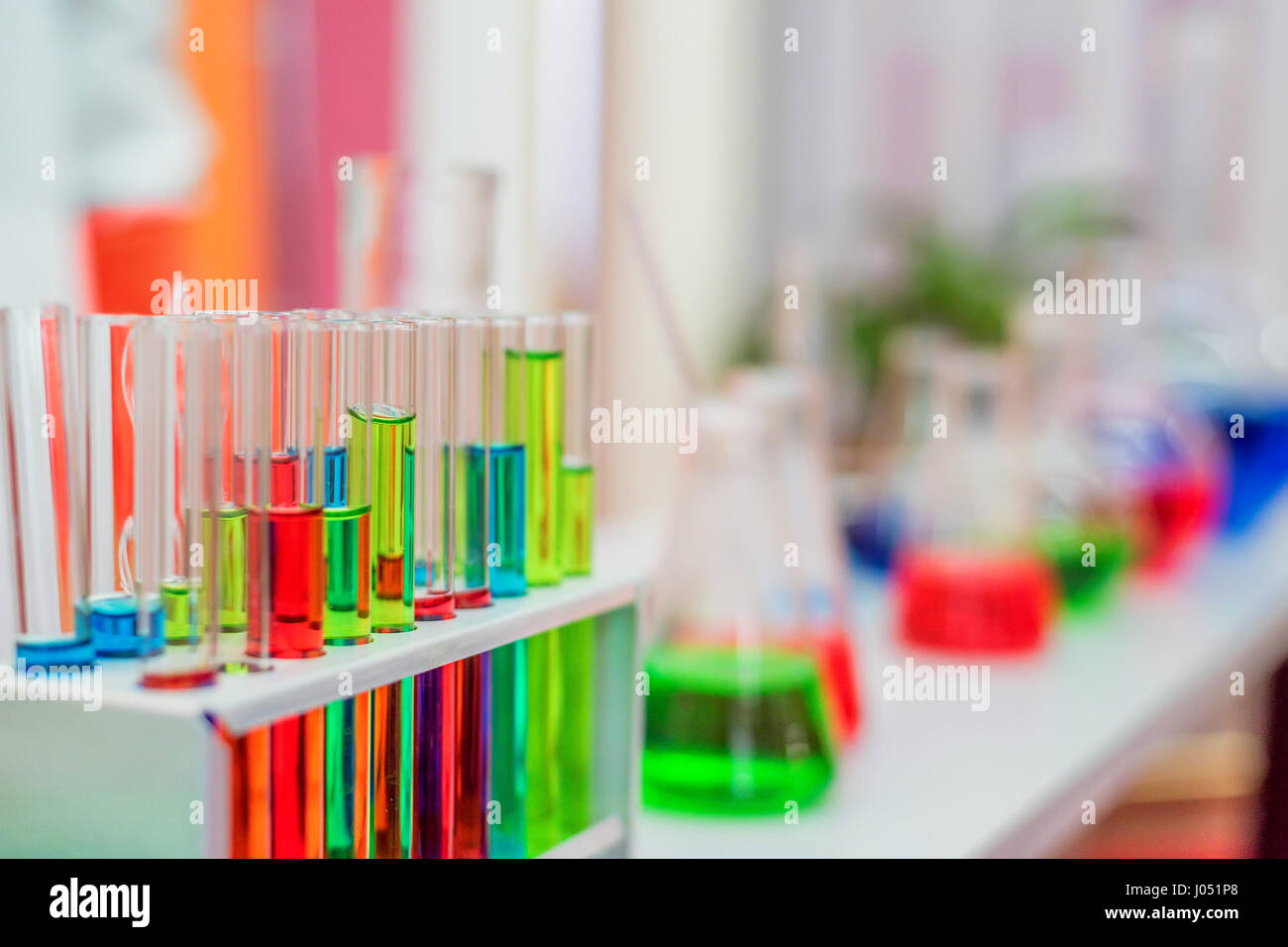 Retort flask hi-res stock photography and images - Alamy