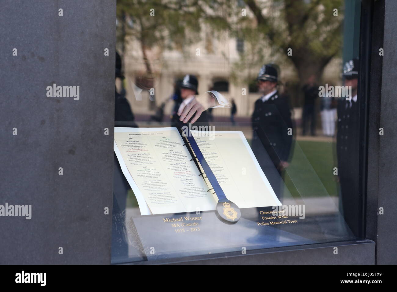 The names of fallen officers Pc Keith Palmer and Pc Gareth Browning are ...