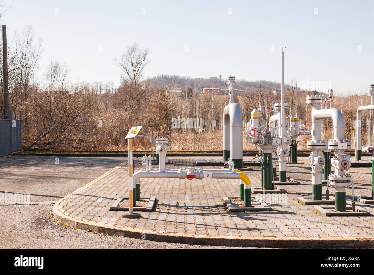 Regulating station with pressure relief valves, instrumentation and ...