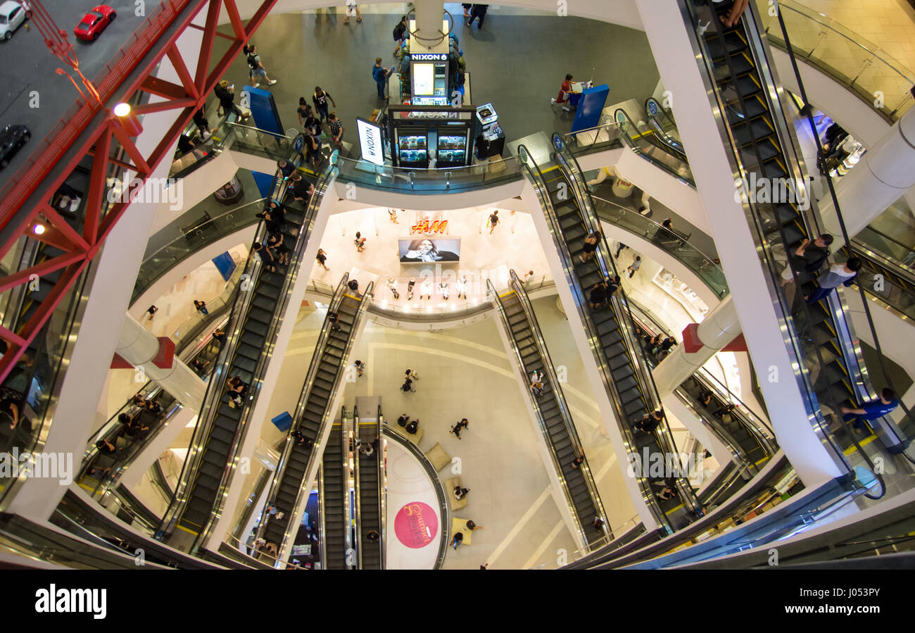 BANGKOK, THAILAND - OCTOBER 15, 2016: Terminal 21 tall shopping mall ...
