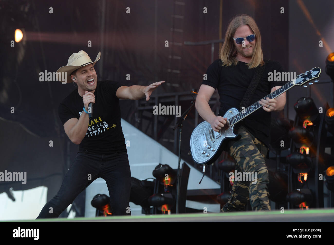 Fort Lauderdale FL, USA. 08th Apr, 2017. Dustin Lynch performs during ...