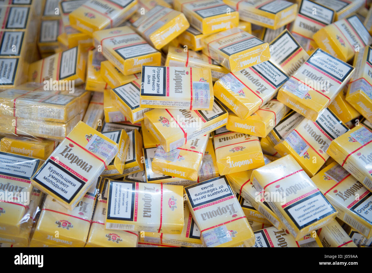 Hamburg, Germany. 05th Apr, 2017. Counterfeit cigarettes have been laid ...
