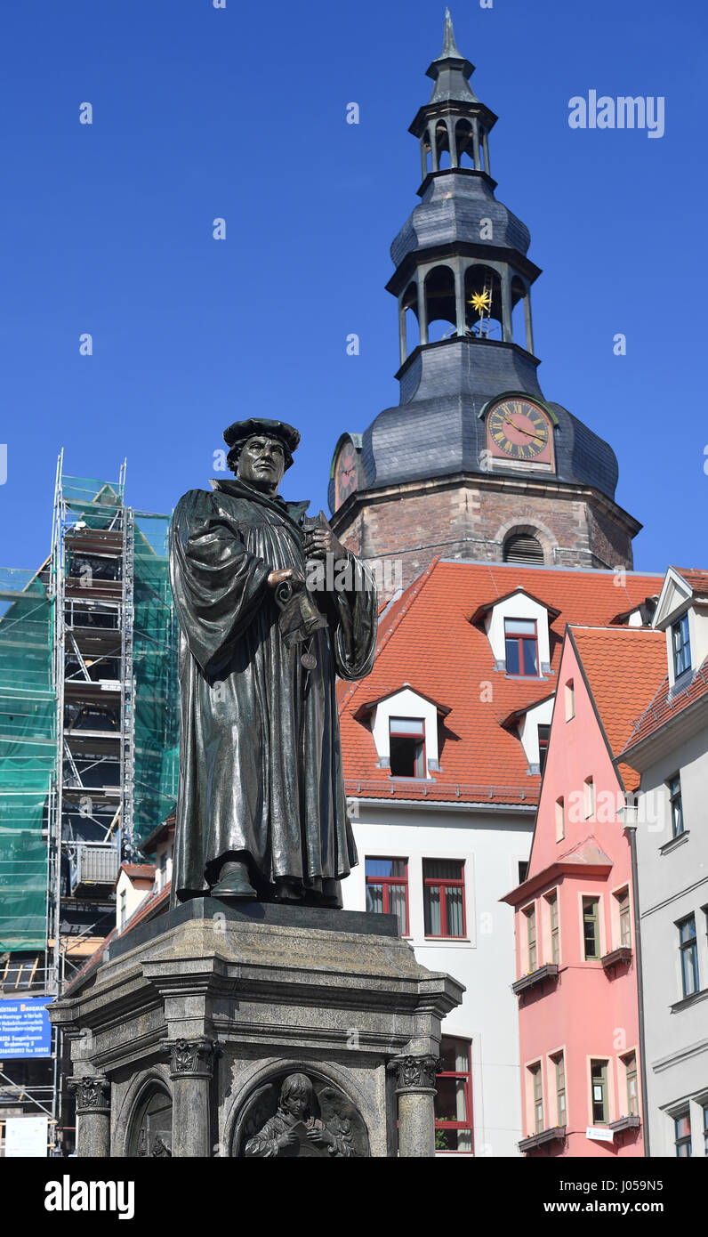 Eisleben, Germany. 10th Apr, 2017. The monument of Martin Luther ...