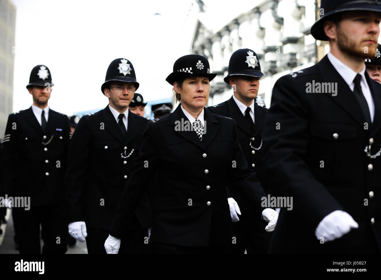 Southwark, London, UK. 10th Apr, 2017. Thousand of people and police ...