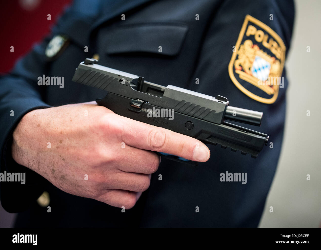 Sig sauer p320 hi-res stock photography and images - Alamy