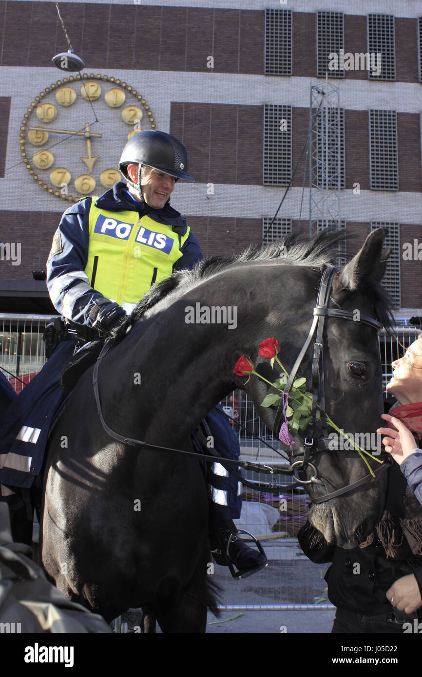 Stockholm, Sweden. 10th April, 2017. Swedish police officer guarding in ...
