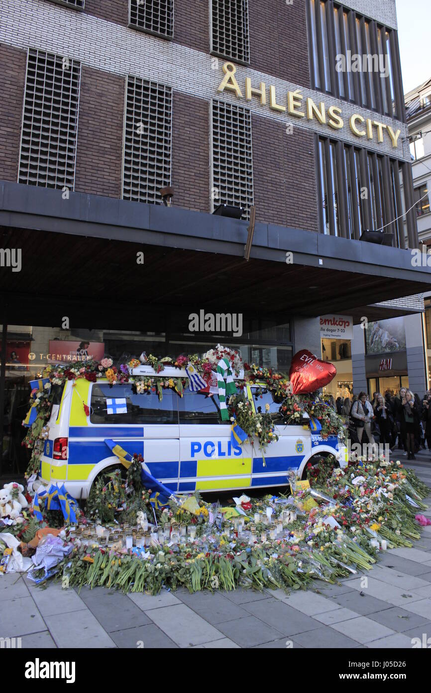 Swedish polis car covered with flowers hi-res stock photography and ...