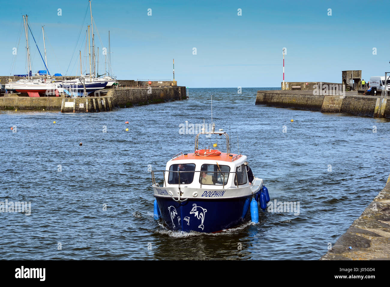 Aberaeron Harbor, West Wales, UK. 11th April, 2017. weather an other ...