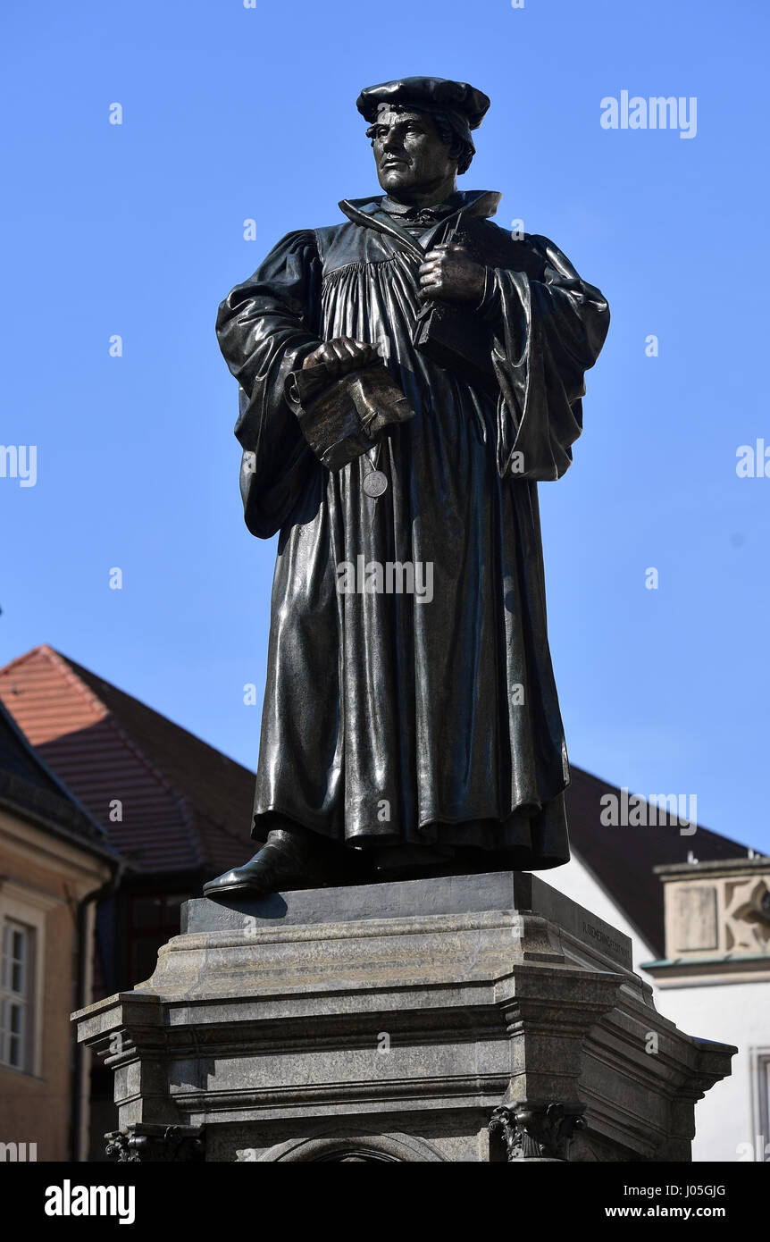 Eisleben, Germany. 10th Apr, 2017. The monument of Martin Luther ...