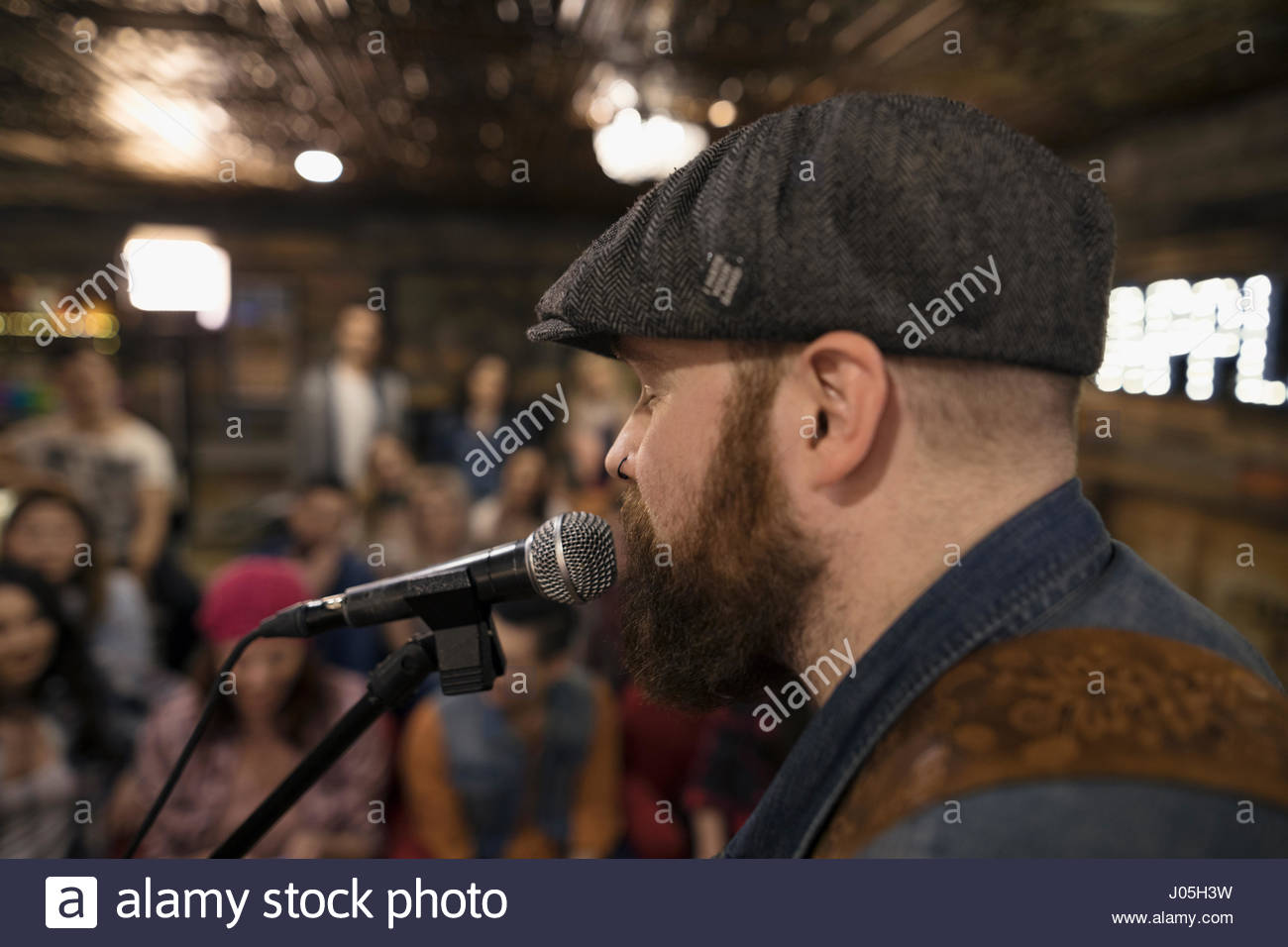 Close up of singer hi-res stock photography and images - Alamy