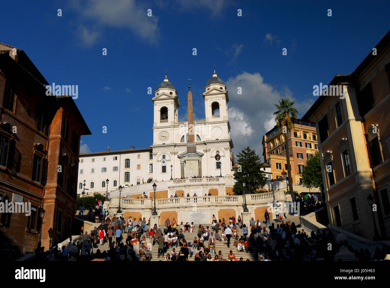 The famous Spanish Steps in the historic center of Rome full of ...