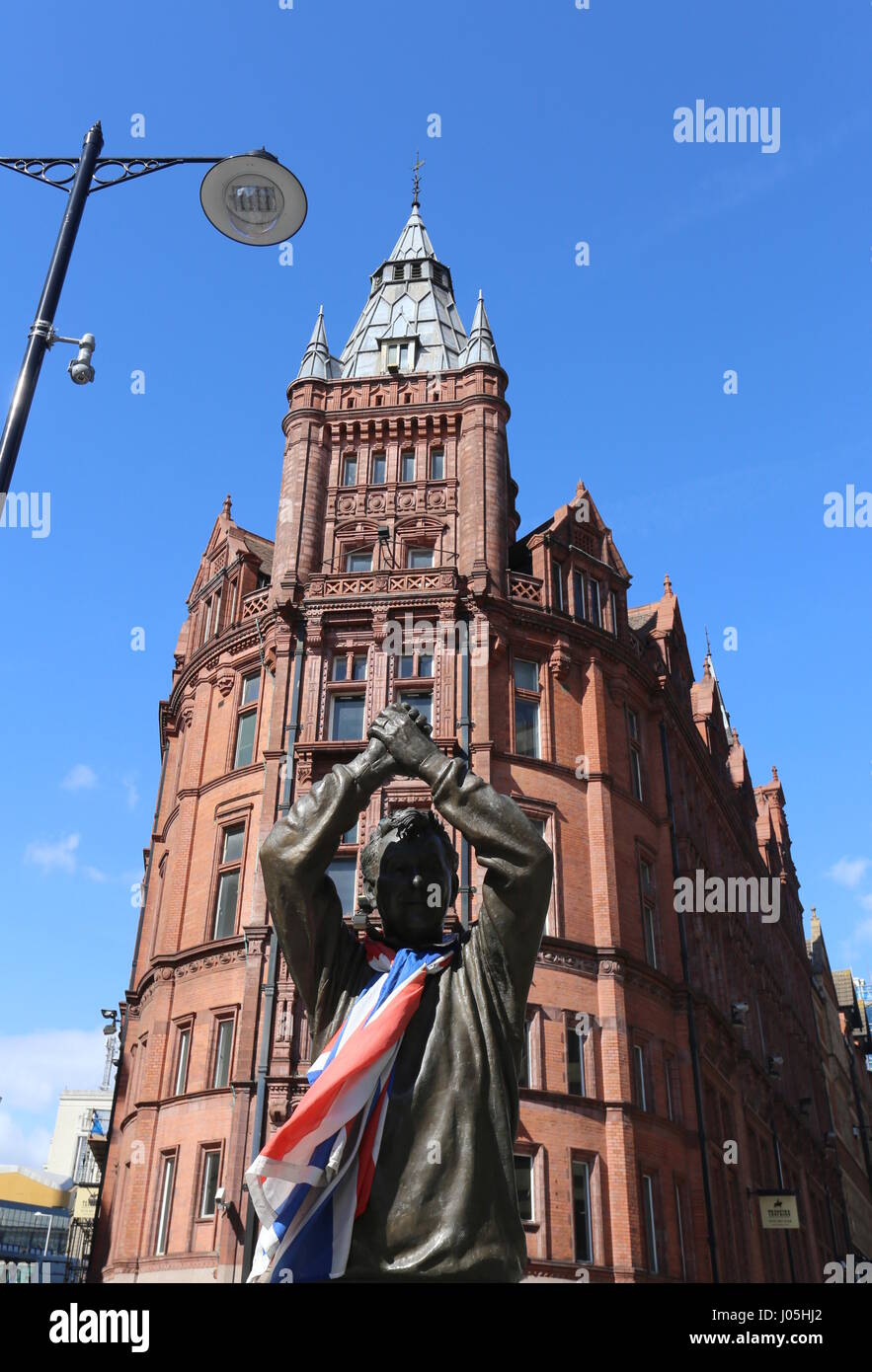 Brian Clough Statue Nottingham UK April 2017 Stock Photo - Alamy