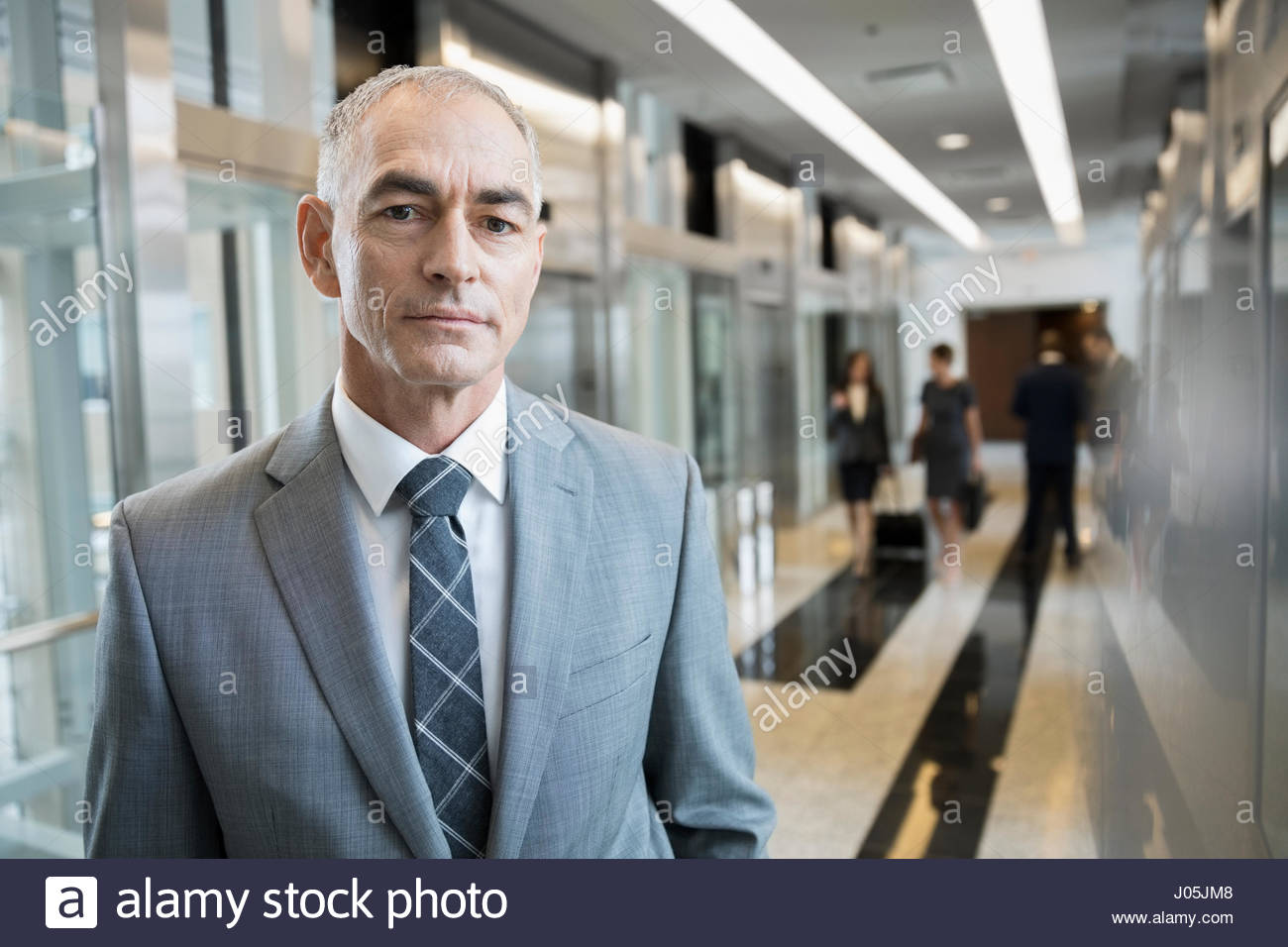 Person standing front courthouse hi-res stock photography and images ...