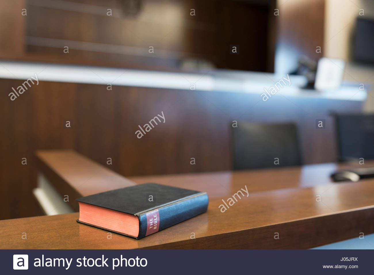 Empty courtroom hi-res stock photography and images - Alamy