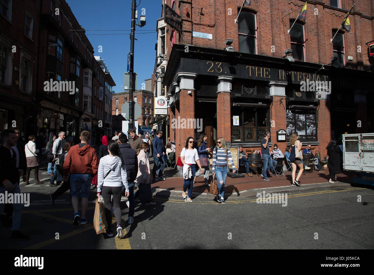 Tourists in Dublin city centre, Ireland Stock Photo - Alamy