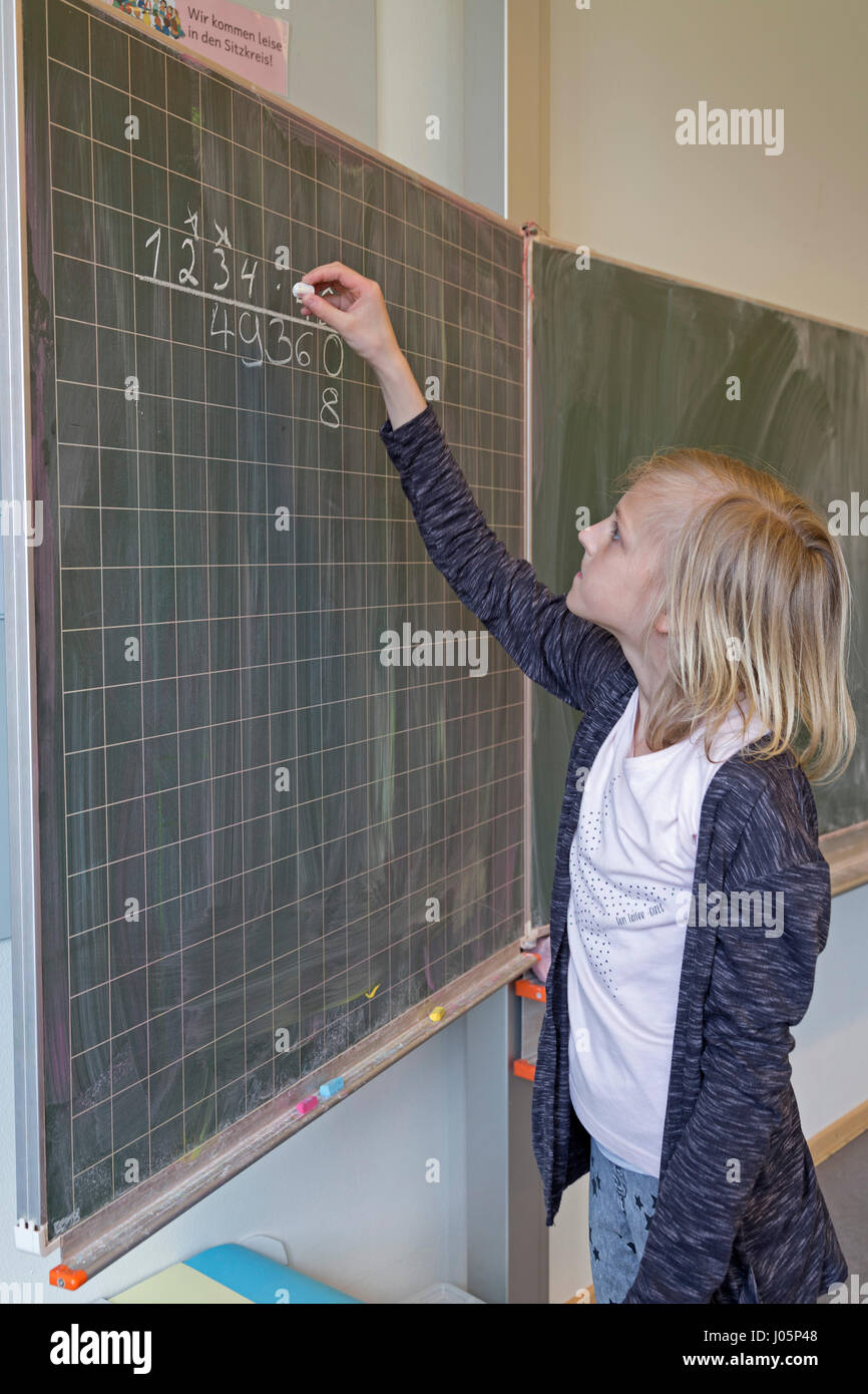 Mathe klassenzimmer hi-res stock photography and images - Alamy