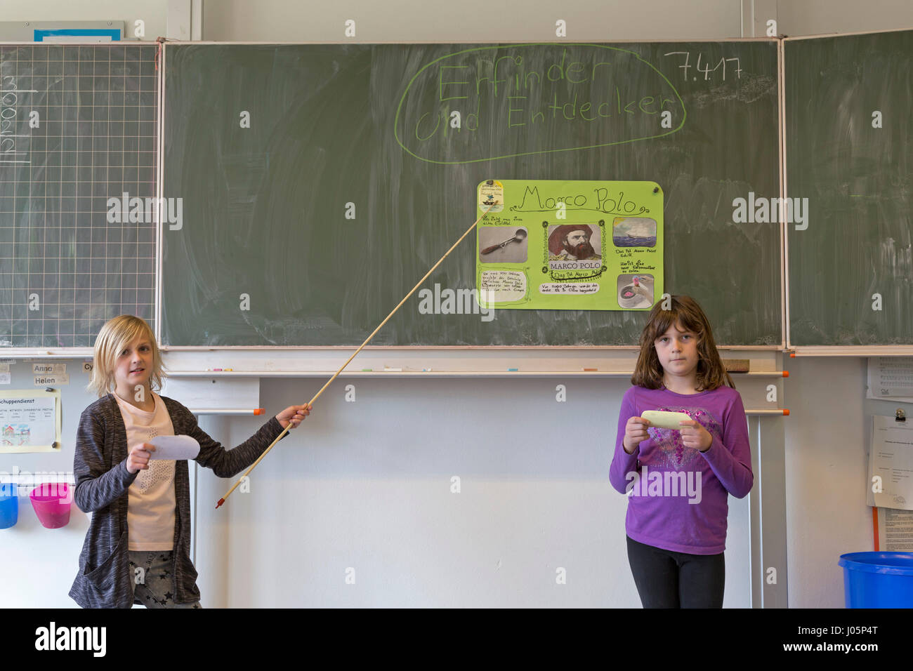 Girl giving presentation class hi-res stock photography and images - Alamy