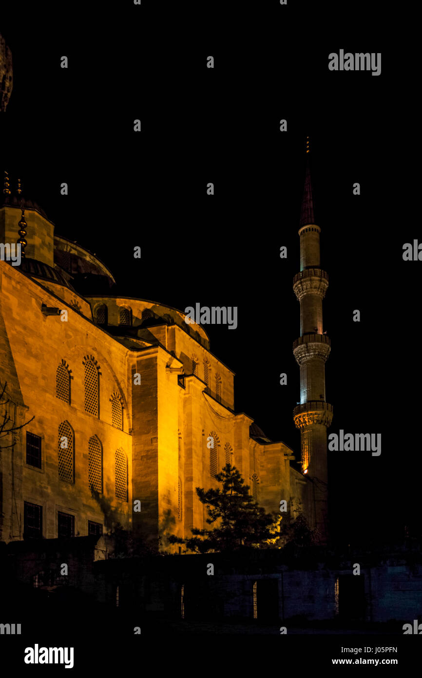 Istanbul turkey night street scene constantinople sultanahmet camii ...