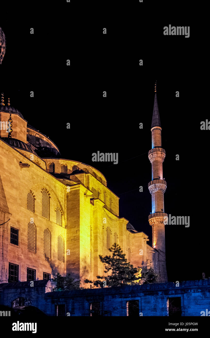 Istanbul turkey night street scene constantinople sultanahmet camii ...