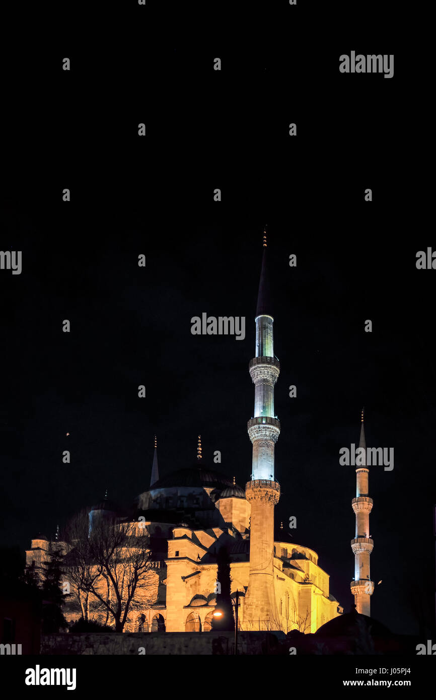 Istanbul turkey night street scene constantinople sultanahmet camii ...