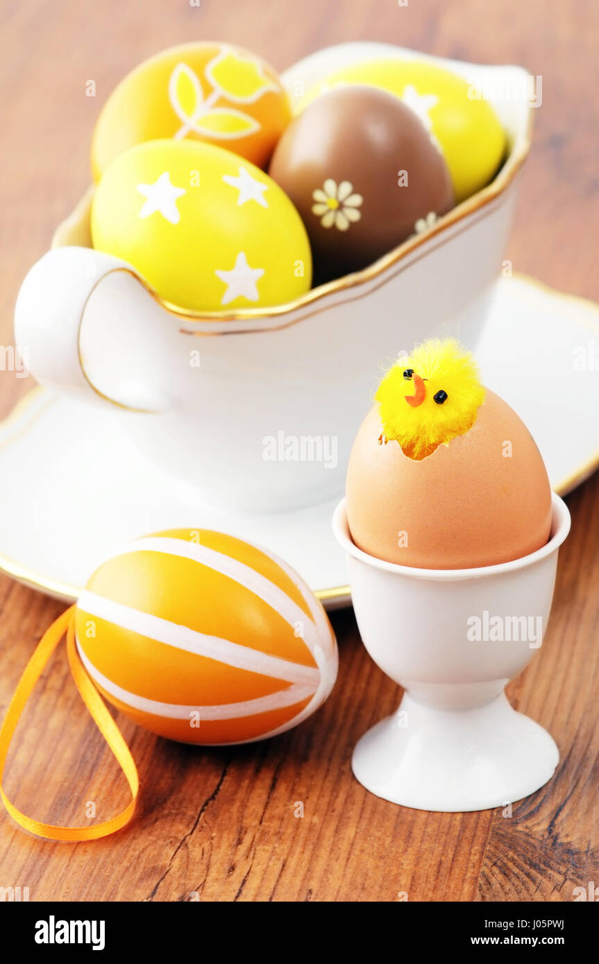 Chicken gravy boat hi-res stock photography and images - Alamy