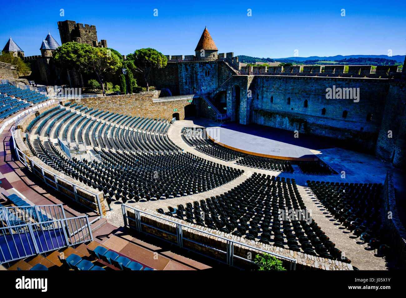Amphitheatre fortress hi-res stock photography and images - Alamy