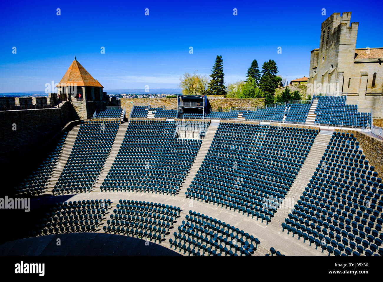 The amphitheatre in the medieval to hi-res stock photography and images ...