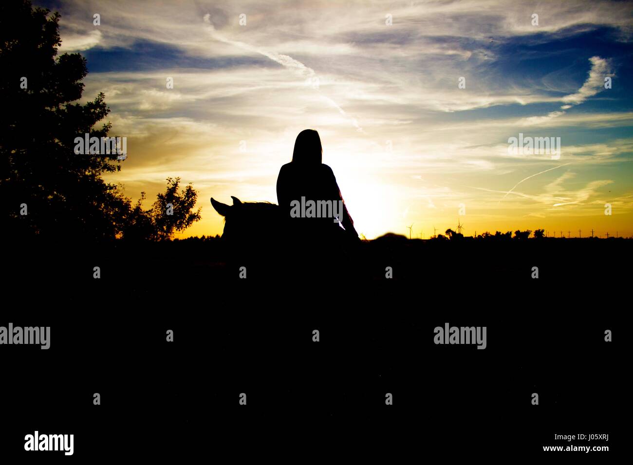 Girl silhouette color hi-res stock photography and images - Alamy
