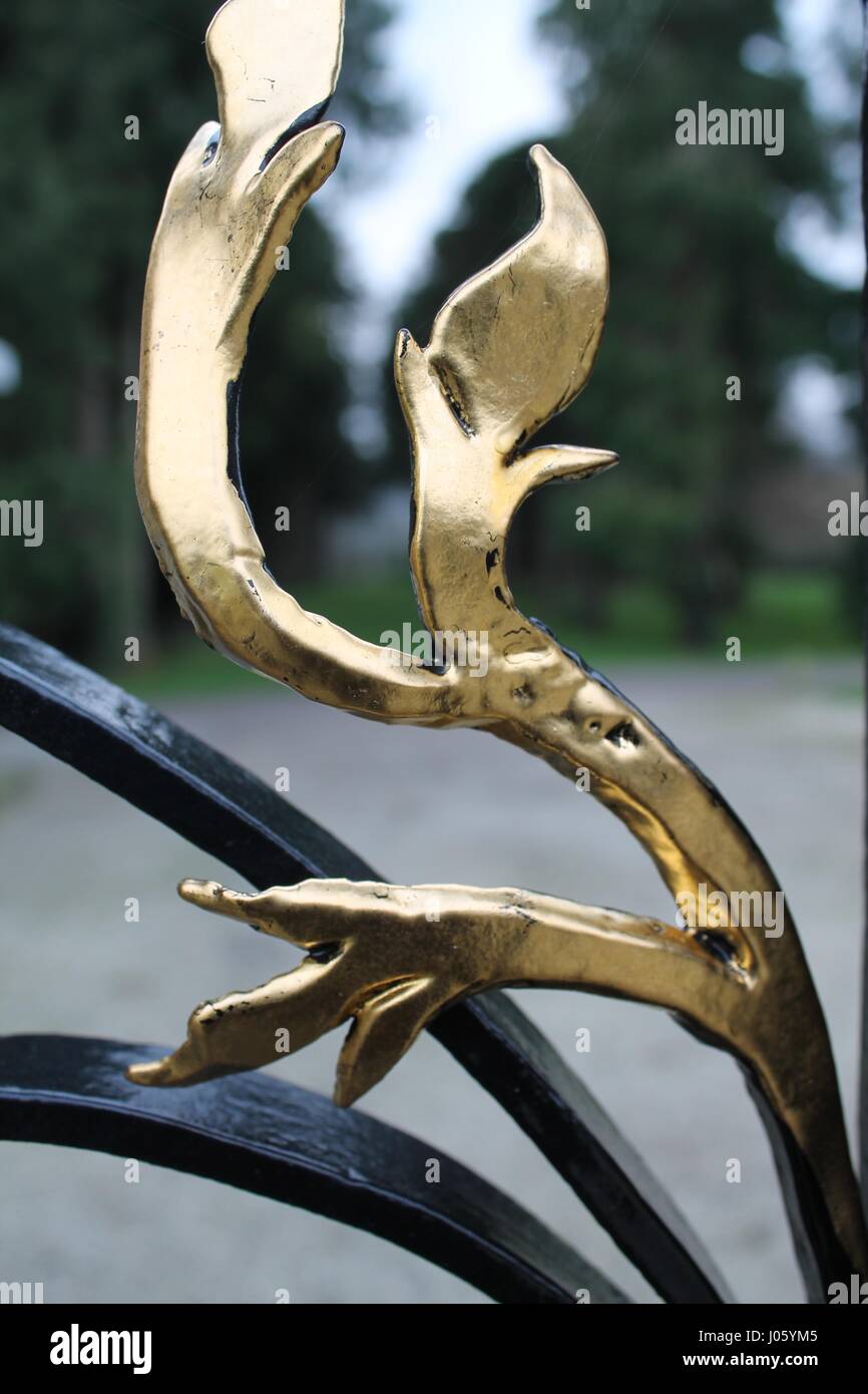 Black gold wrought iron hi-res stock photography and images - Alamy