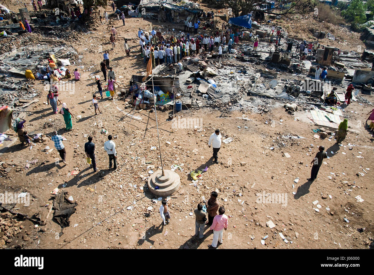 Slum fire, damu nagar, kandivali, mumbai, maharashtra, india, asia ...