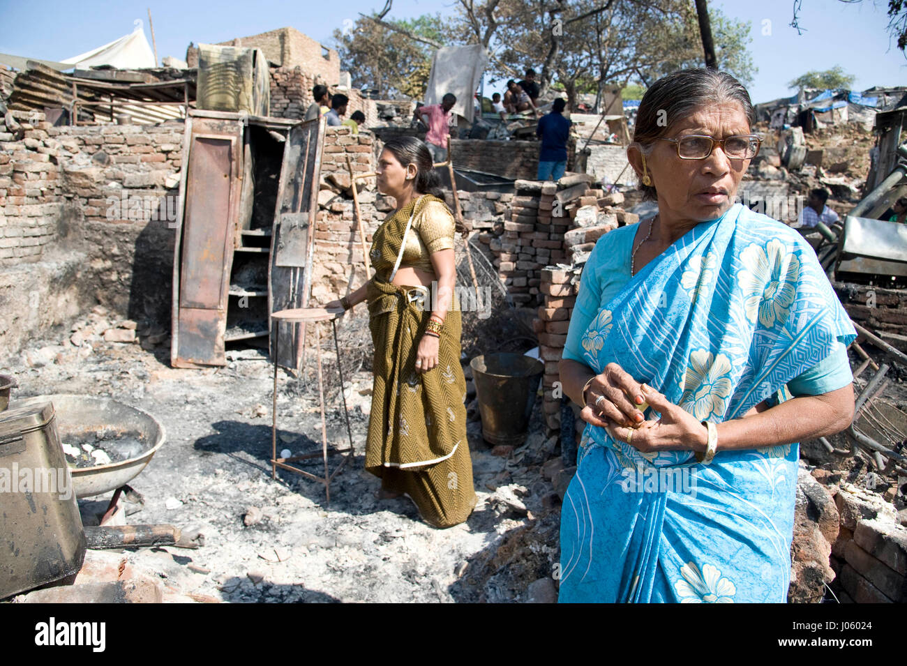 Slum fire, damu nagar, kandivali, mumbai, maharashtra, india, asia ...