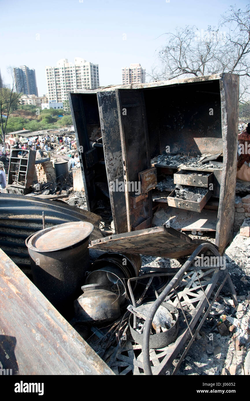 Slum fire, damu nagar, kandivali, mumbai, maharashtra, india, asia ...