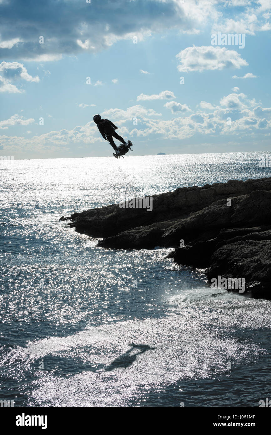 NEW FOOTAGE of an incredible hoverboard device which can fly the user ...