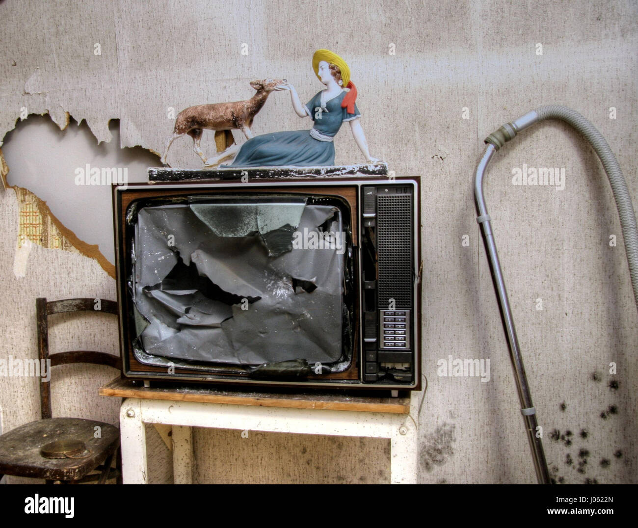BELGIUM: FLASHBACK photos show this home where time has stood still ...