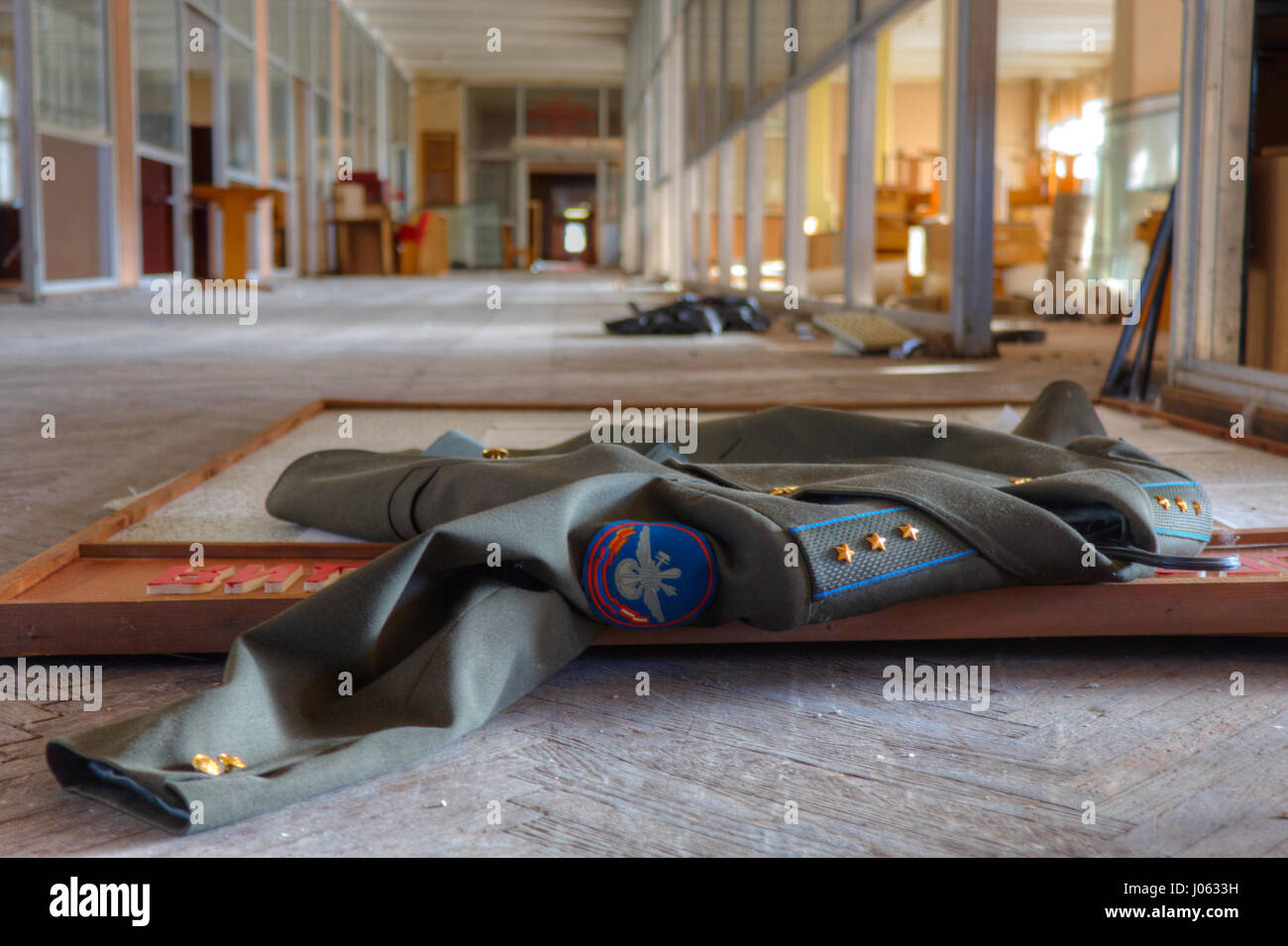 MOSCOW, RUSSIA: HAUNTING pictures of an abandoned Airforce base in ...