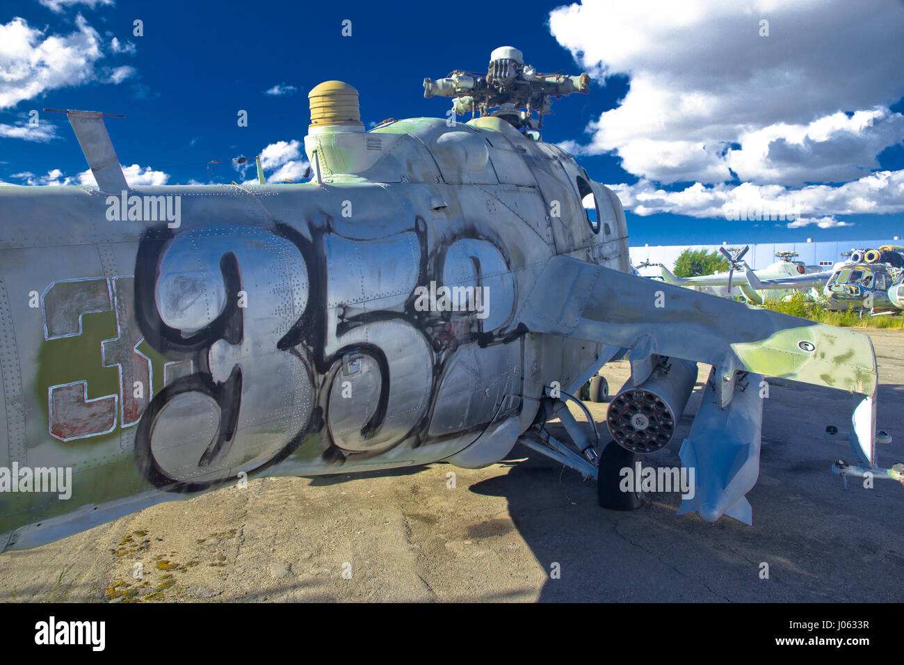 MOSCOW, RUSSIA: HAUNTING pictures of an abandoned Airforce base in ...