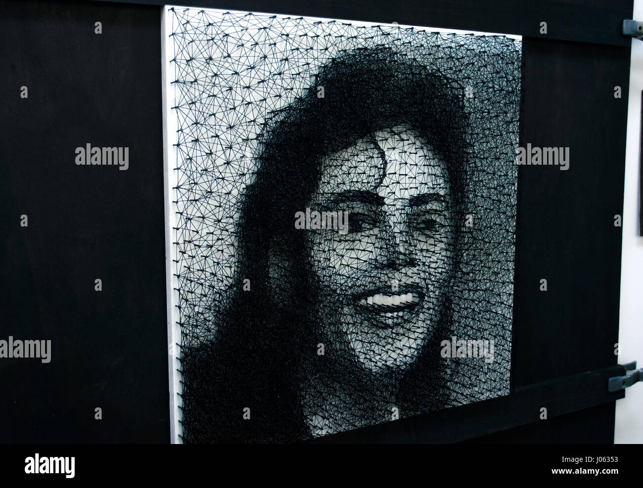 AN INCREDIBLE portrait of Michael Jackson made from string and nails ...
