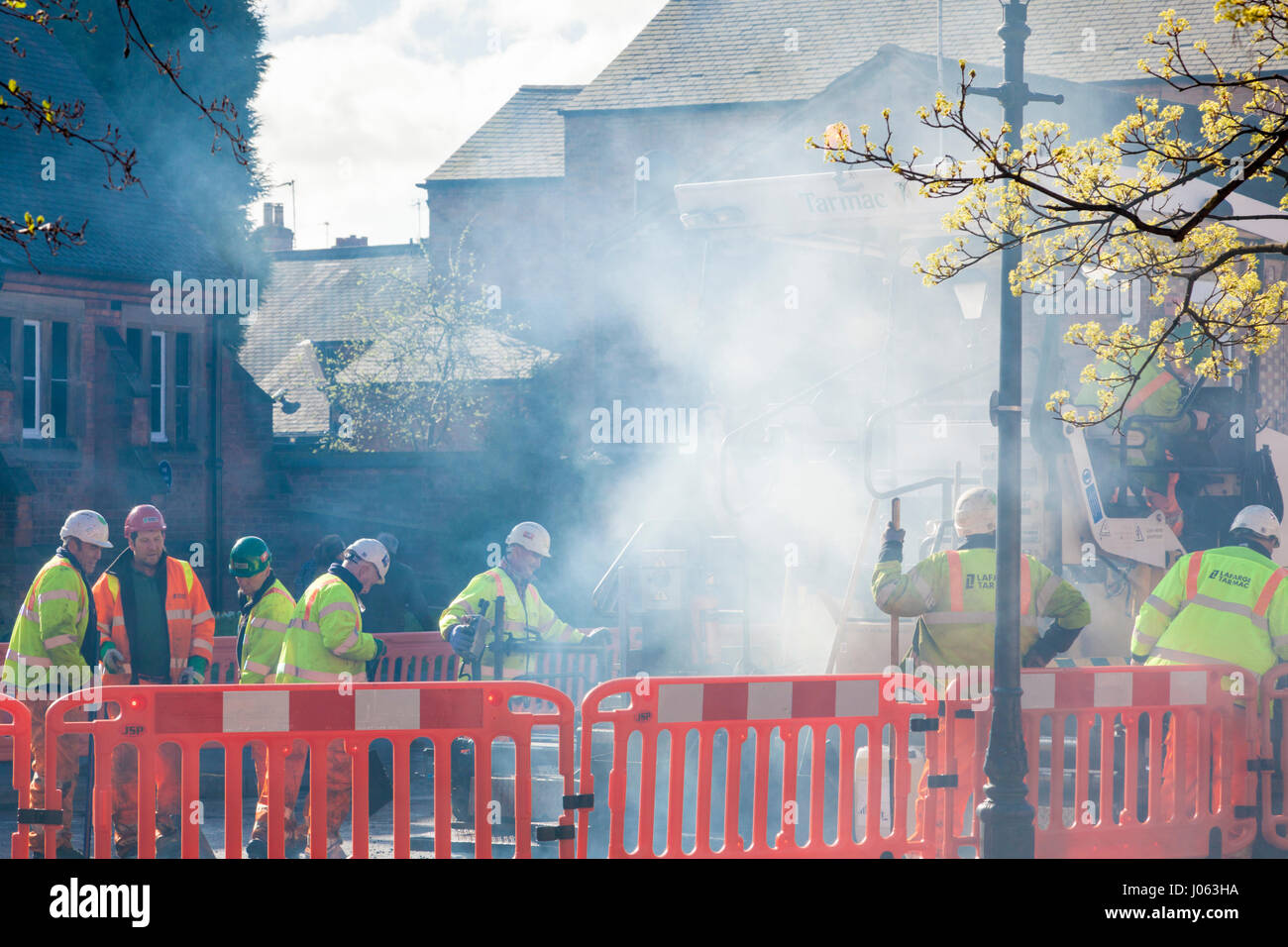 Road workers hi-res stock photography and images - Alamy