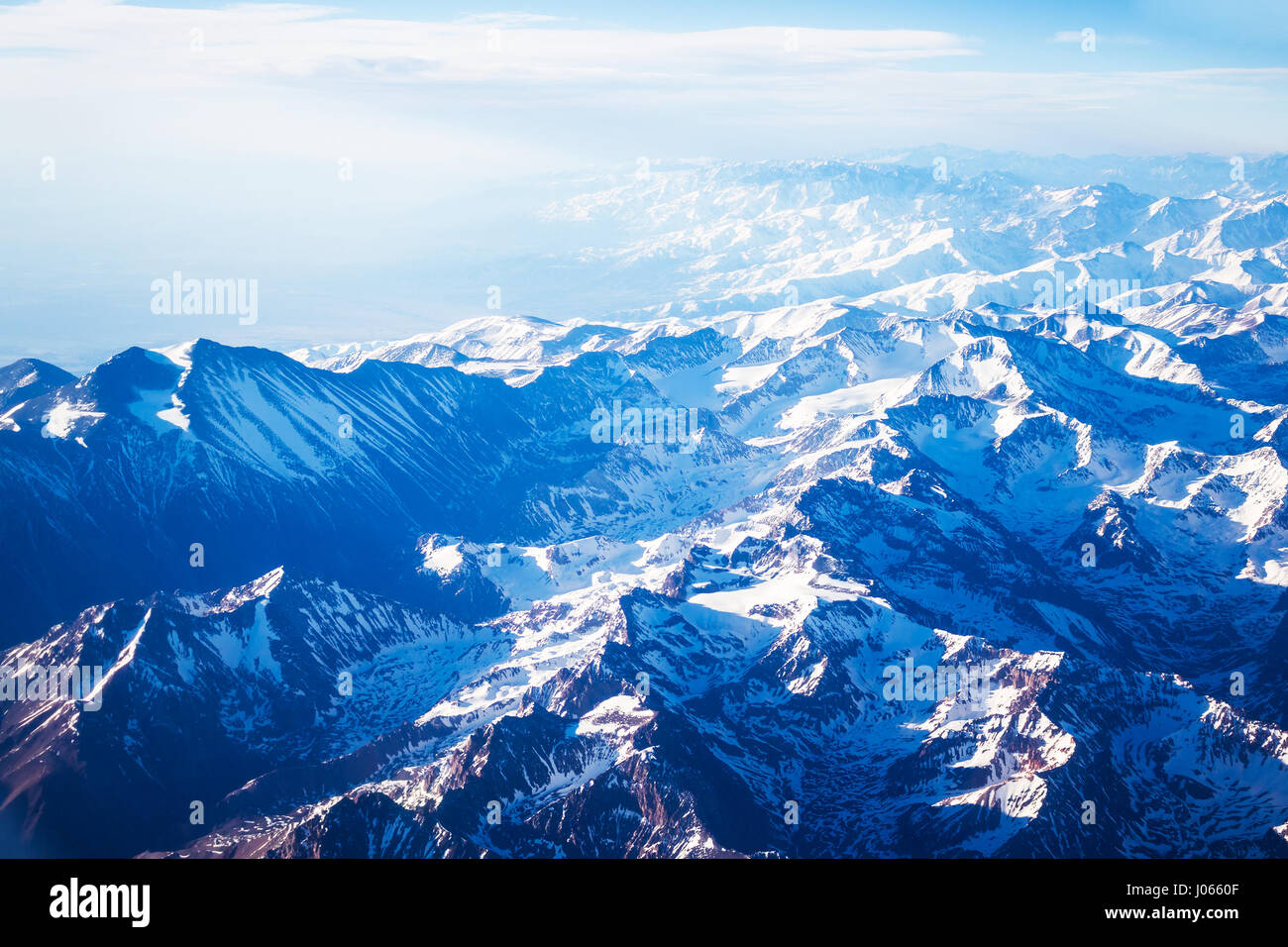 Mountains in blue color hi-res stock photography and images - Alamy