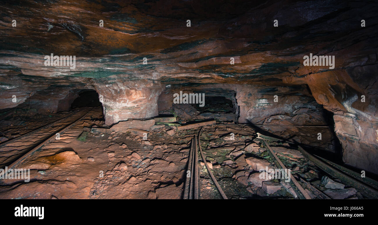 BIRMINGHAM, USA: HAUNTING pictures look inside the abandoned mountain ...