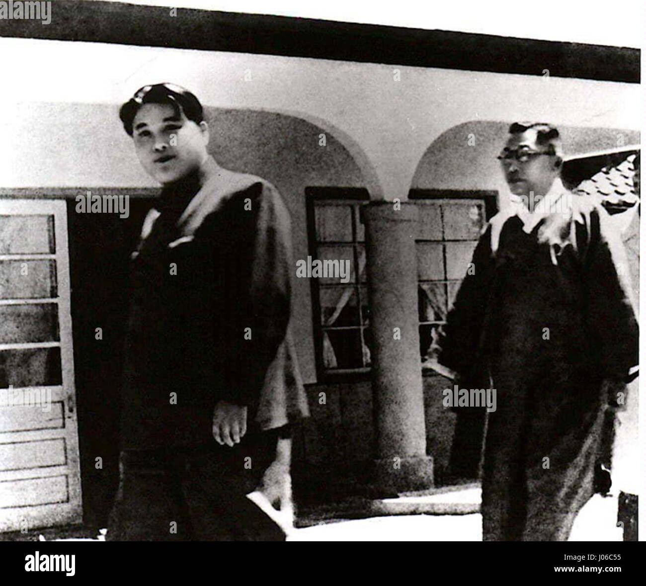 'Barami bureo oneun got' by Lee Sang-hwa expresses the themes of ...