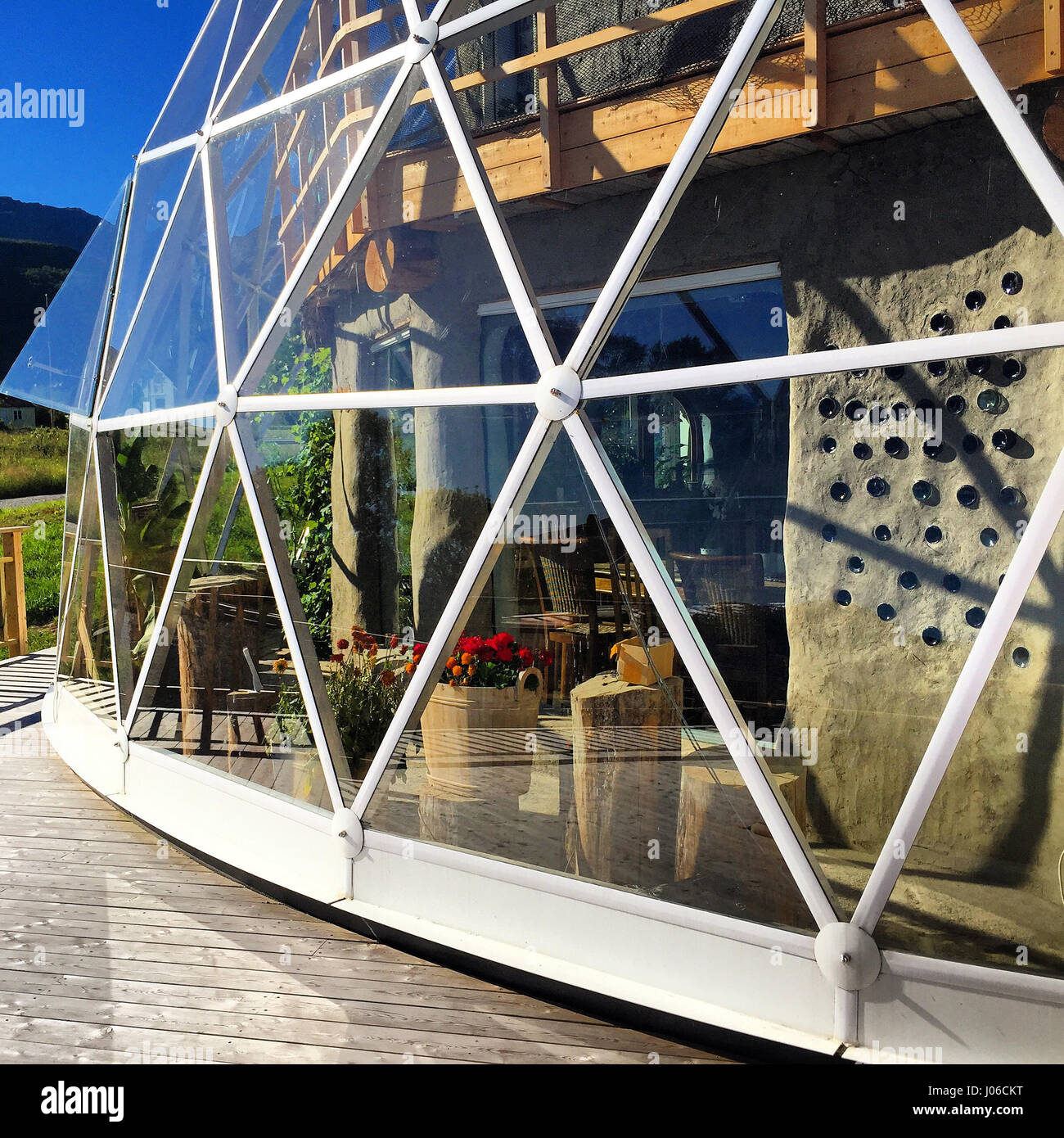 SANDHORNOY, NORWAY: STUNNING photographs have revealed a £297K eco ...