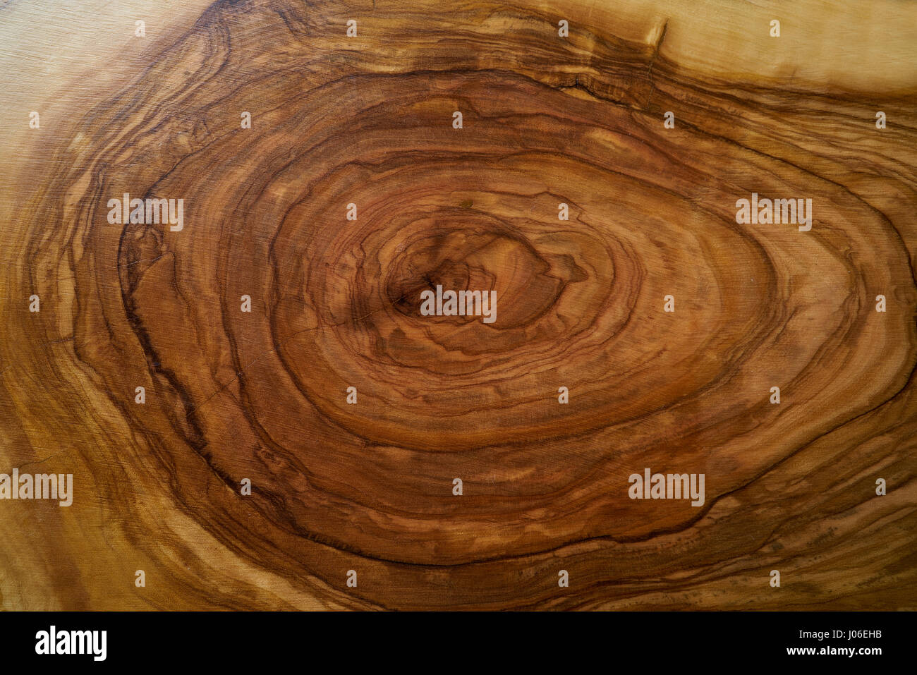 Olive tree wood texture from a wooden table cutting board Stock Photo ...