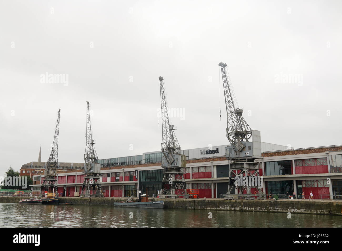 Cranes harbourside bristol hi-res stock photography and images - Alamy