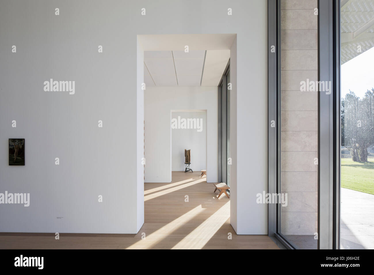 Linked exhibition space corridors with incoming daylight. Museum ...