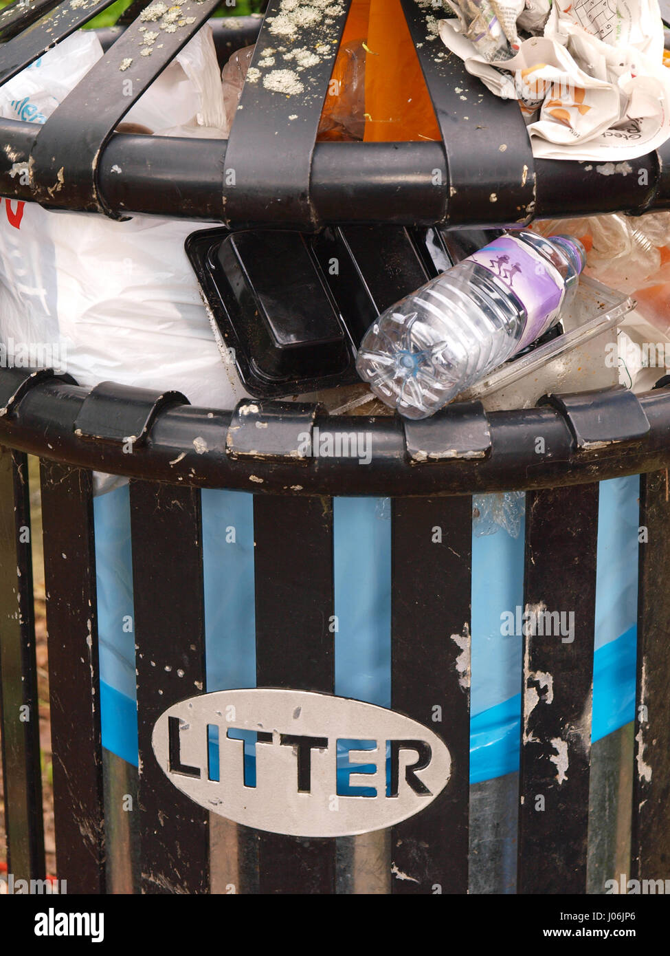 Plastics litter bin hi-res stock photography and images - Alamy