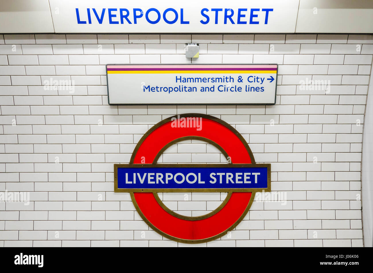 Liverpool Street Station Sign Stock Photos & Liverpool Street Station ...